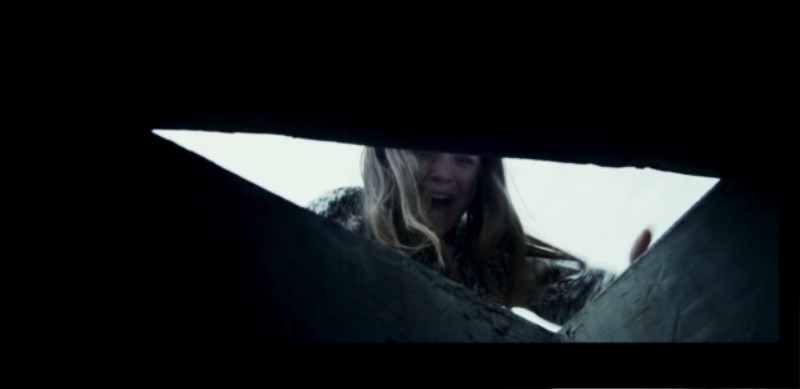 OO [07월 지하 공포영화] [파충류괴물] 지하 물탱크속 생명체 [밑에 무언가 있다] 1